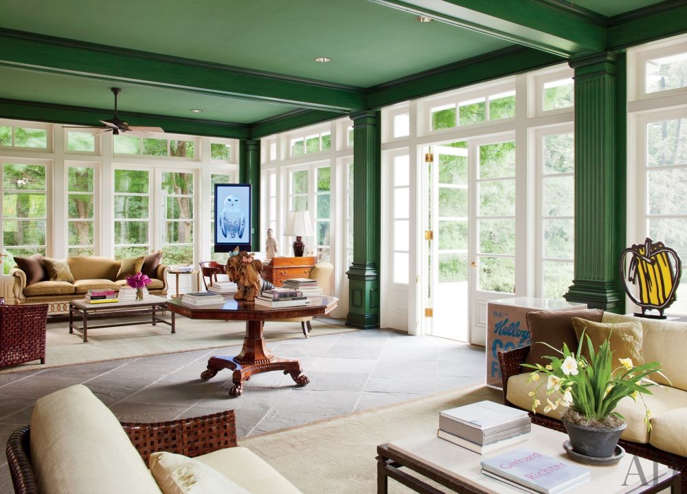 How to Do the Best Usage of the Green Color on a Living Room Design