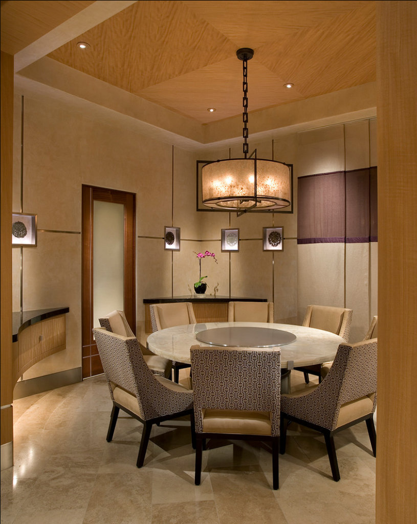 Round Dining Table to Decorate Your Home