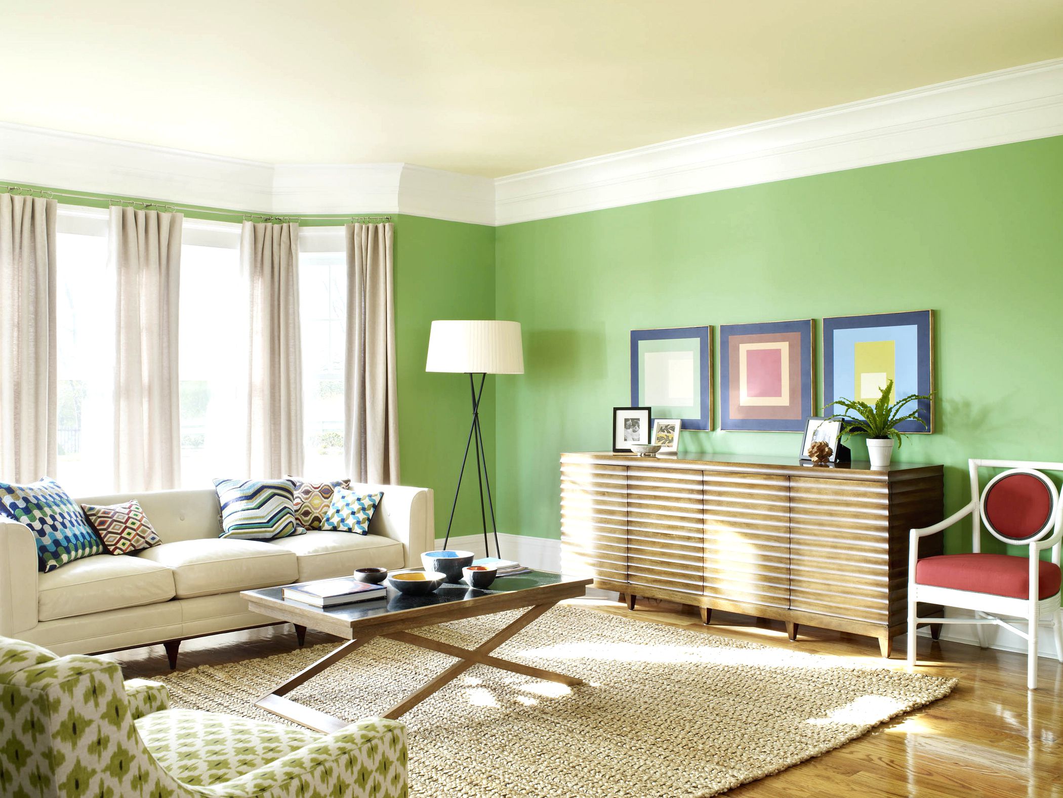 The Best Summer Paint Colors for Your Living Room