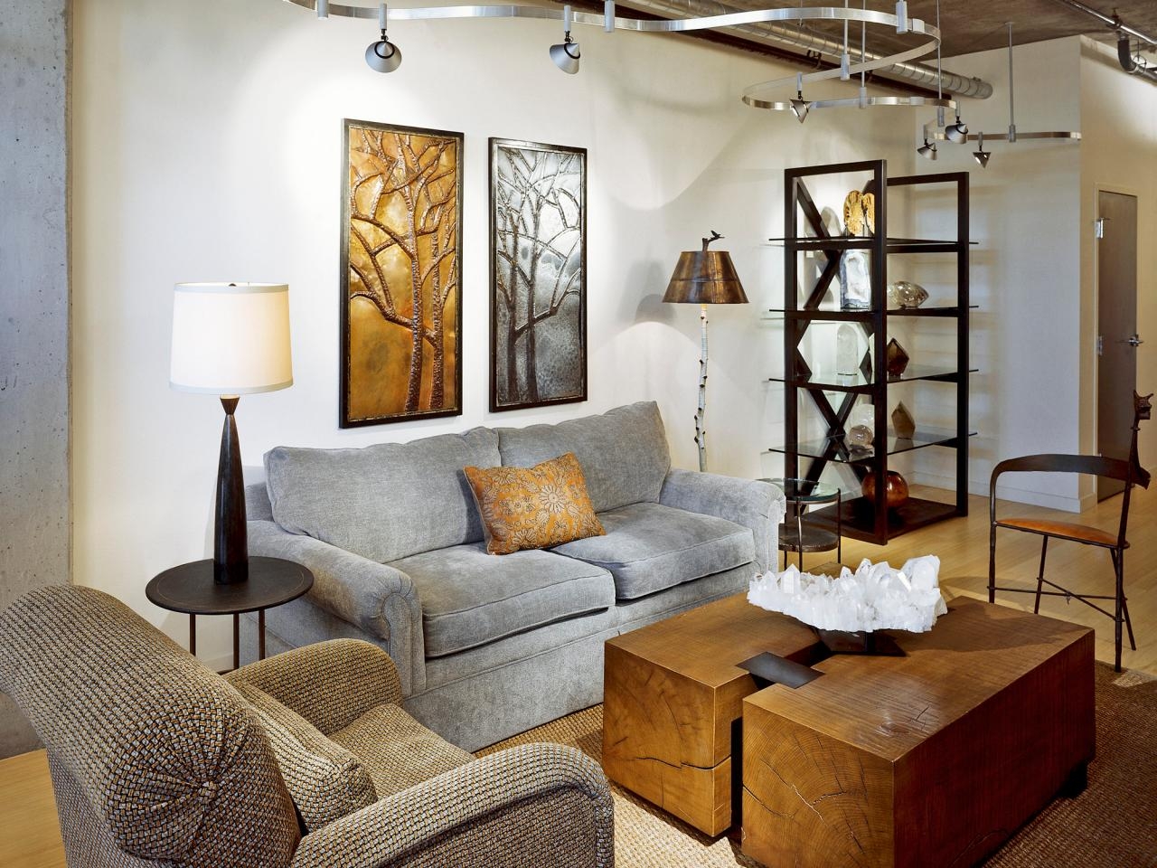 How to Decorate your Living Room with Floor and Table Lamps