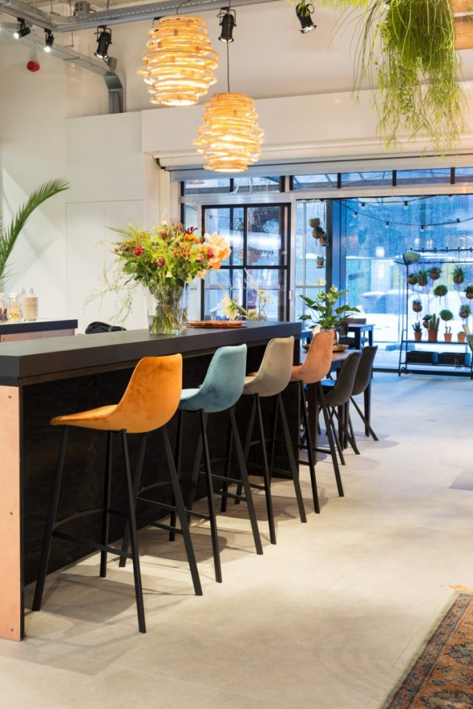 Modern Bar Chairs That Fascinate with Their Design
