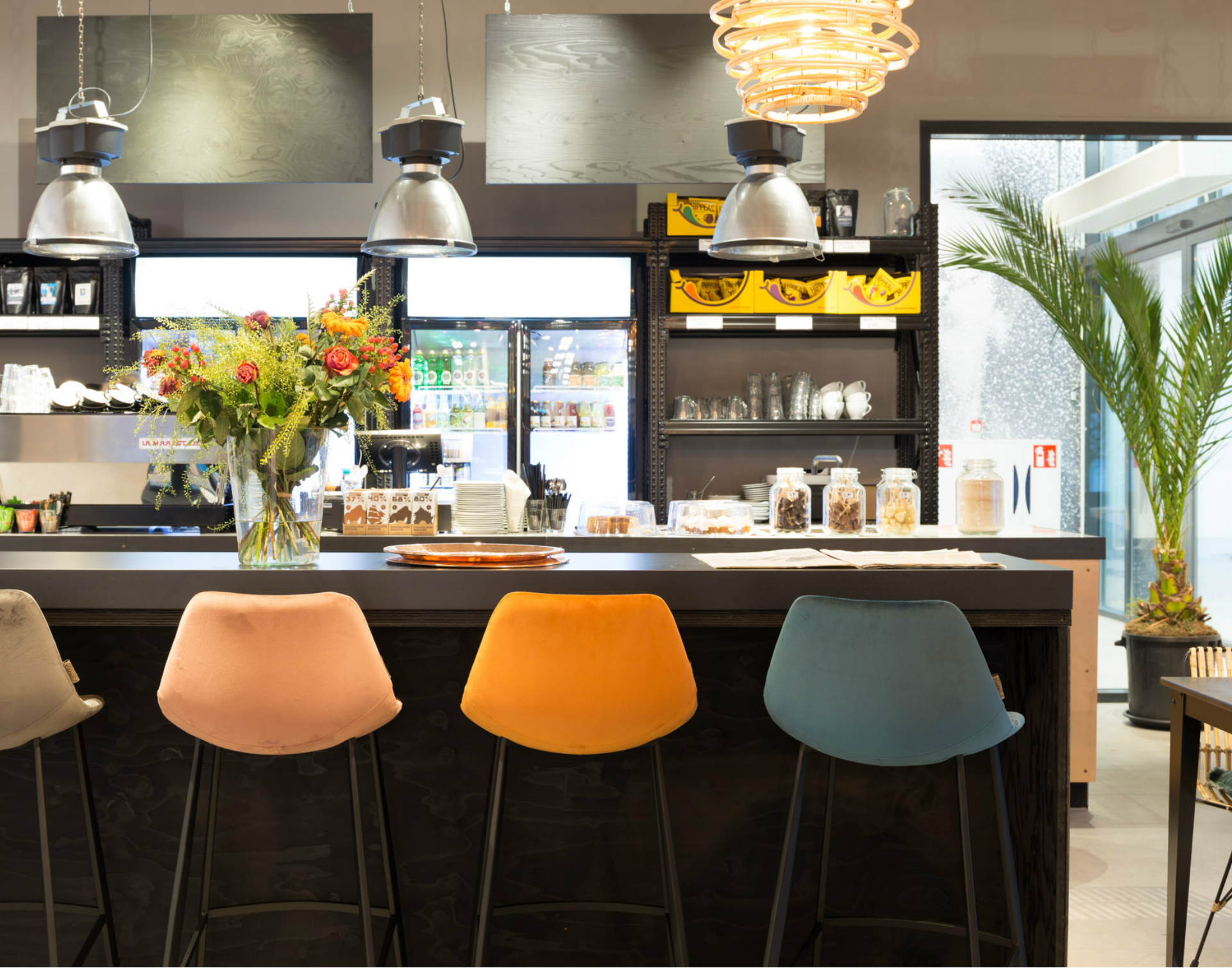 Modern Bar Chairs That Fascinate with Their Design